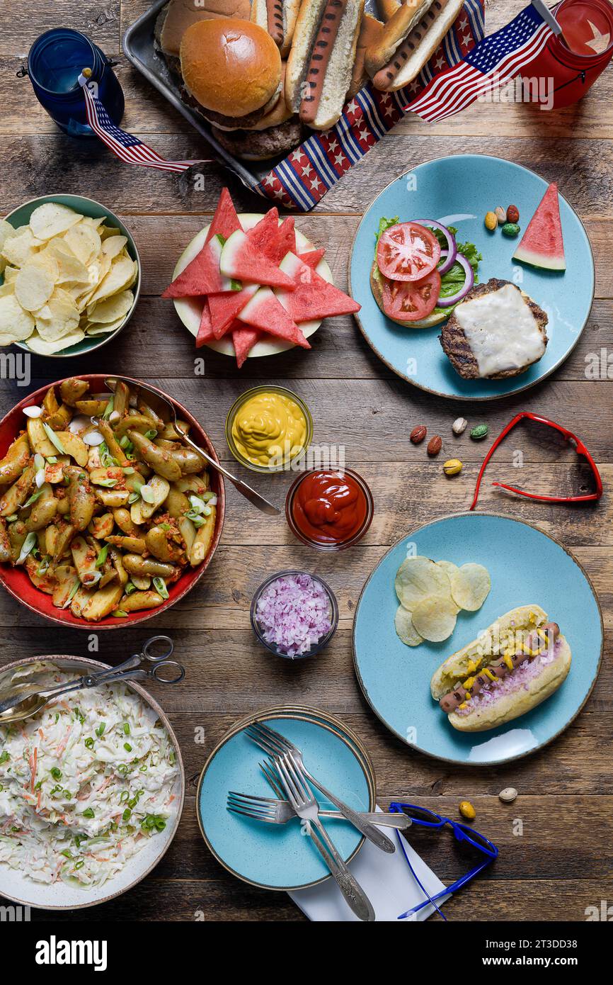 4th of july bbq table hi-res stock photography and images - Alamy
