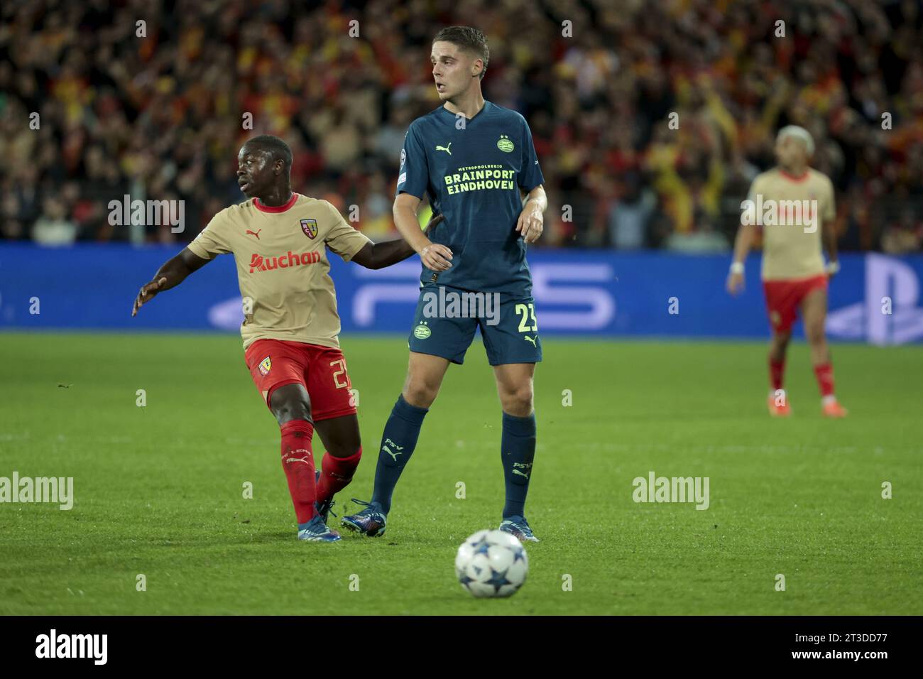 Joey Veerman of PSV Eindhoven, left during the UEFA Champions League ...