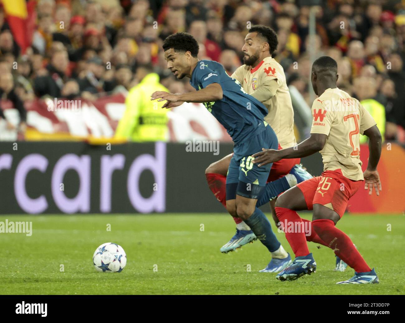 Malik Tillman of PSV Eindhoven, Angelo Fulgini of Lens during the UEFA ...