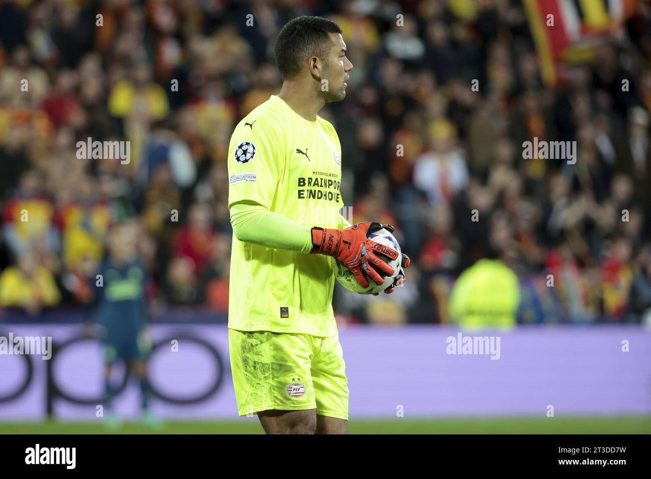 PSV Eindhoven goalkeeper Walter Benitez during the UEFA Champions ...