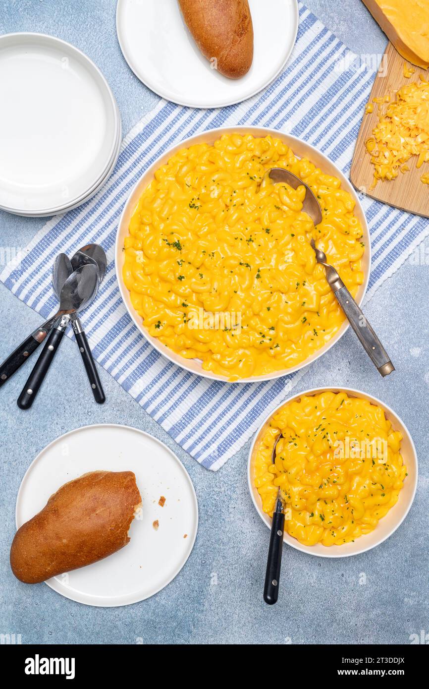 Macaroni and cheese above table view Stock Photo - Alamy