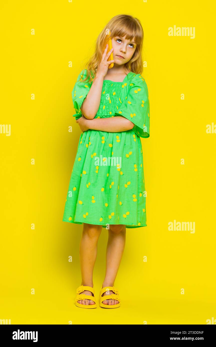 Preteen talking bored hi-res stock photography and images - Alamy