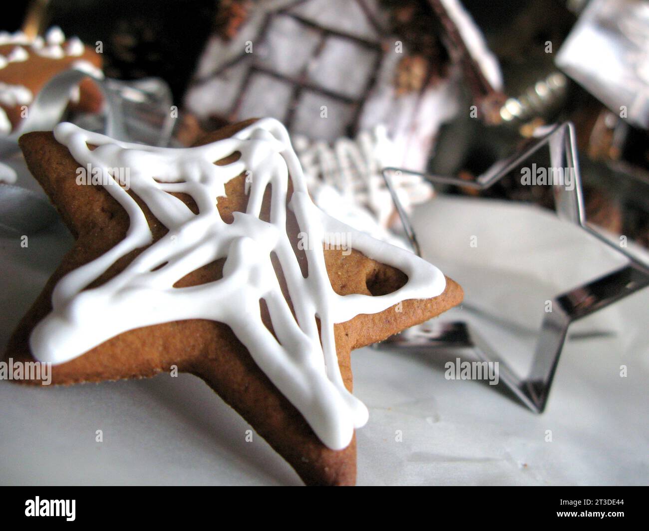 White house gingerbread house display hi-res stock photography and ...