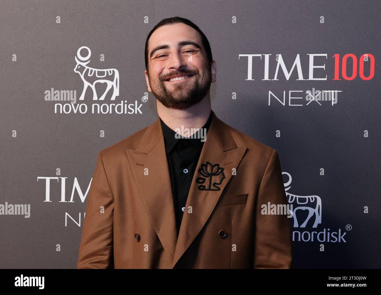 New York City. October 24, 2023 Noah Kahan arrives on the red carpet at ...
