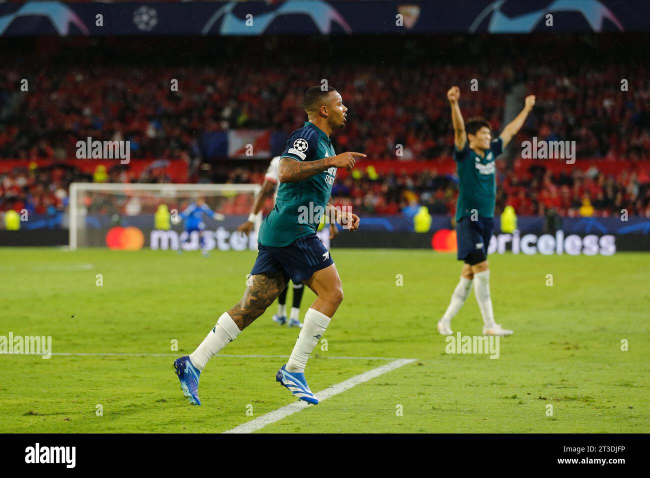 Gabriel jesus goal arsenal hi-res stock photography and images - Alamy