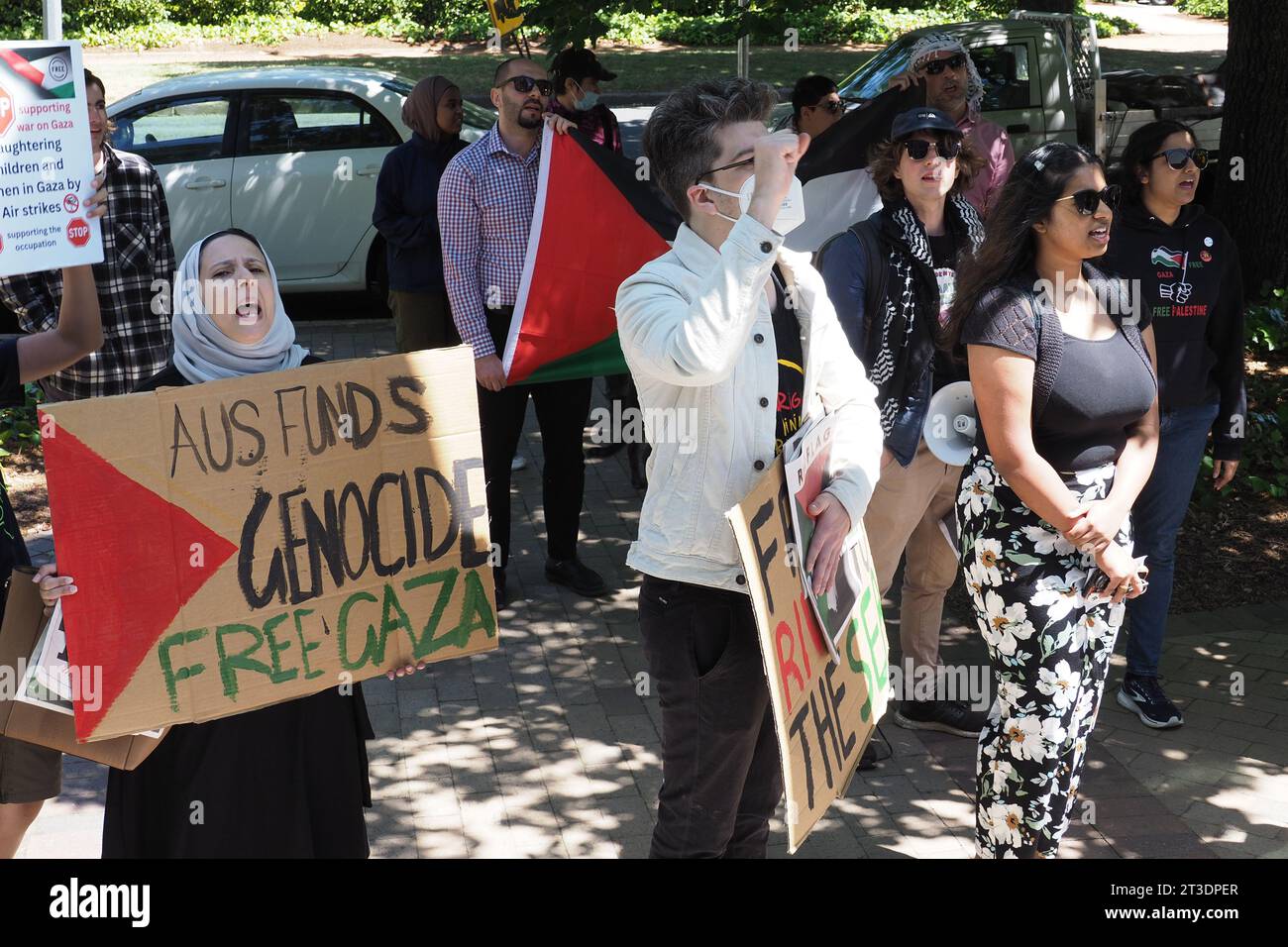 Australia, 25 October 2023, Around 100 people gathered to protest the ...