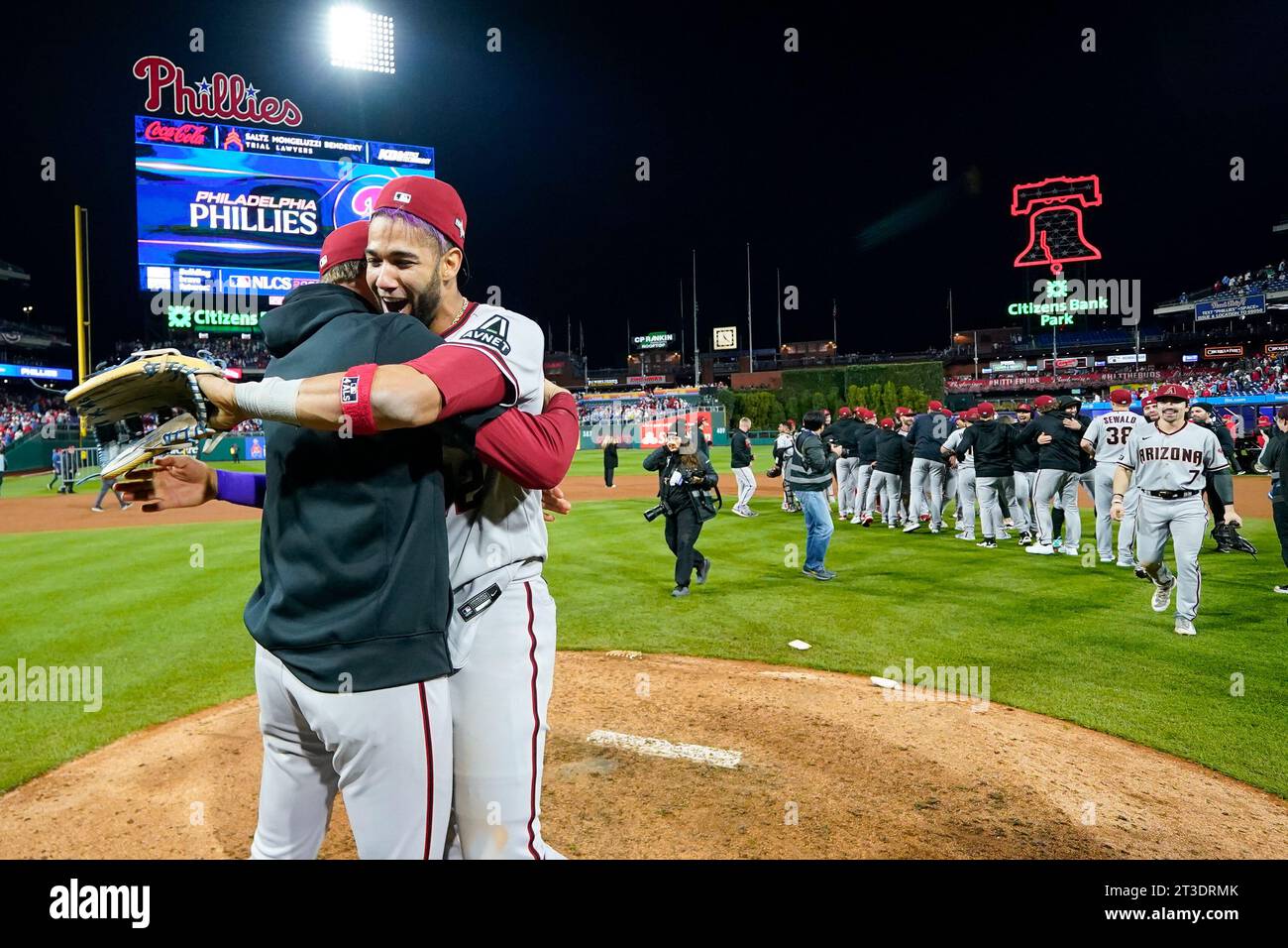 The Arizona Diamondbacks celebrate their win against the Philadelphia ...