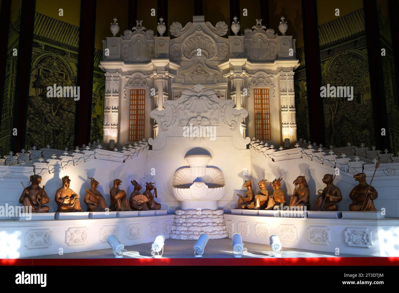 Five Zodiac Heads exhibited at the Yuanmingyuan Museum draw visitors in ...