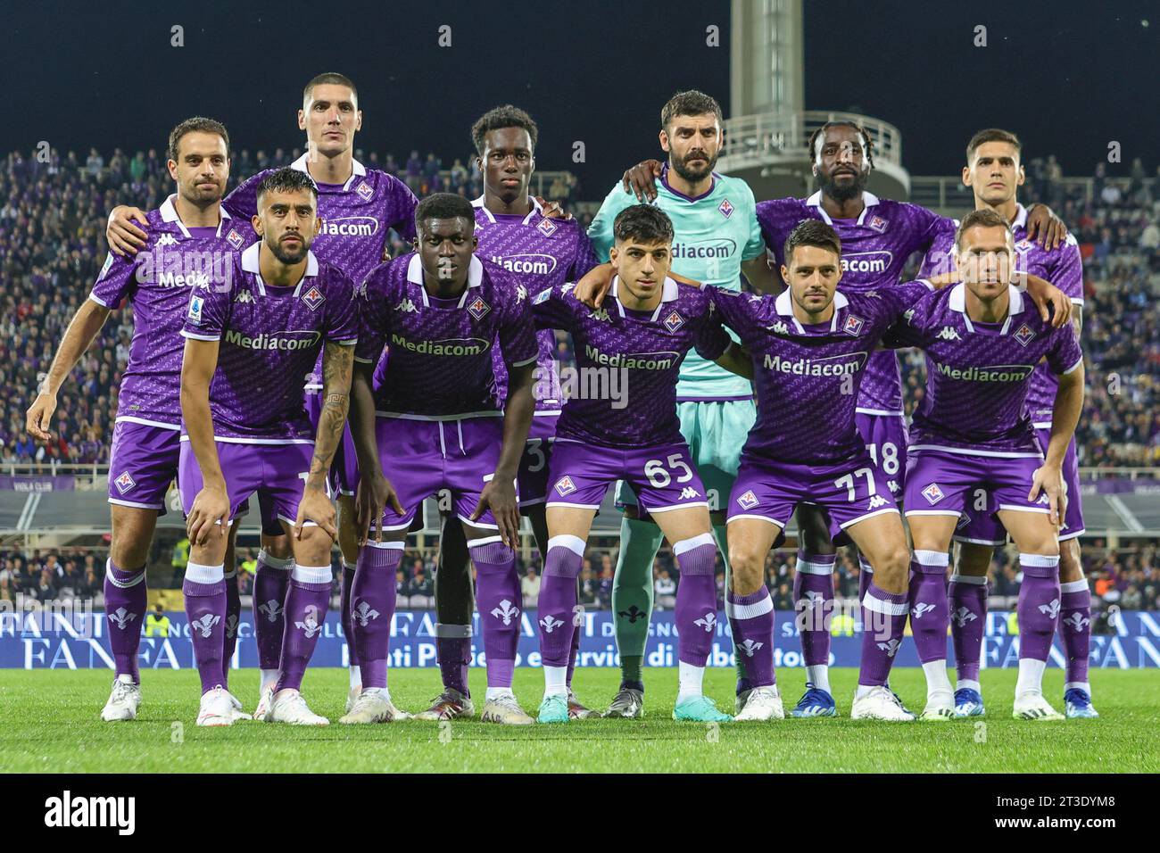 Florence, Italy. 23rd Oct, 2023. ACF Fiorentina players pose for a team ...