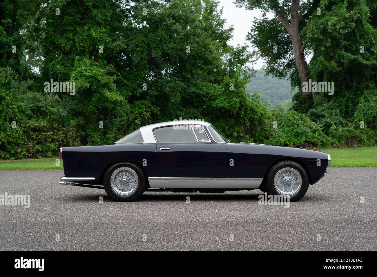 Side view of ferrari hi-res stock photography and images - Alamy