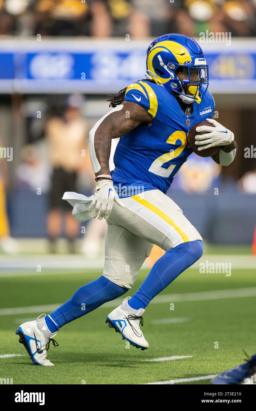 Los Angeles Rams running back Darrell Henderson Jr. (27) runs with the ...