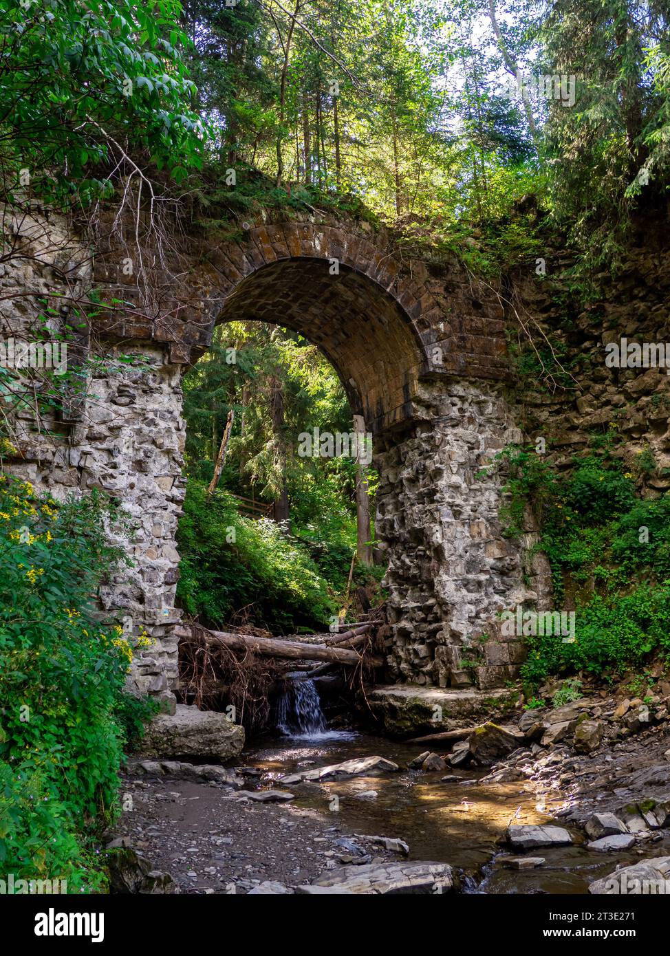 Destroyed railway bridge over river hi-res stock photography and images ...