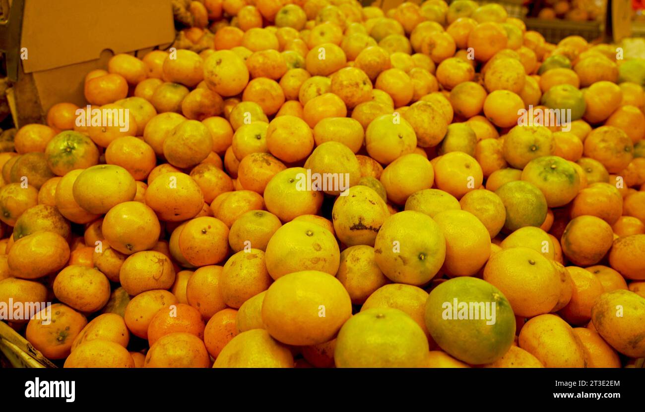 Ugly fruit hi-res stock photography and images - Alamy