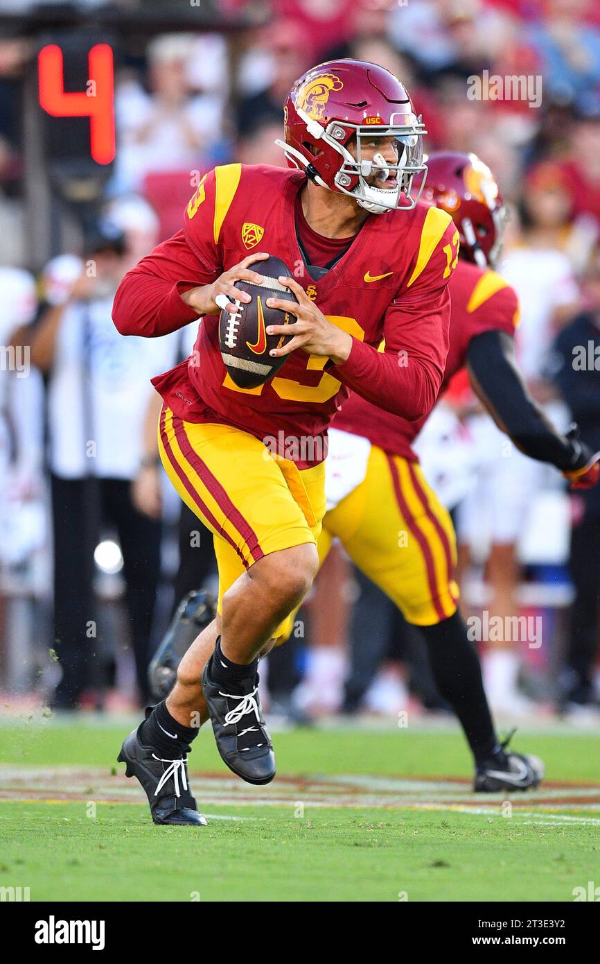LOS ANGELES, CA - OCTOBER 21: USC Trojans quarterback Caleb Williams ...
