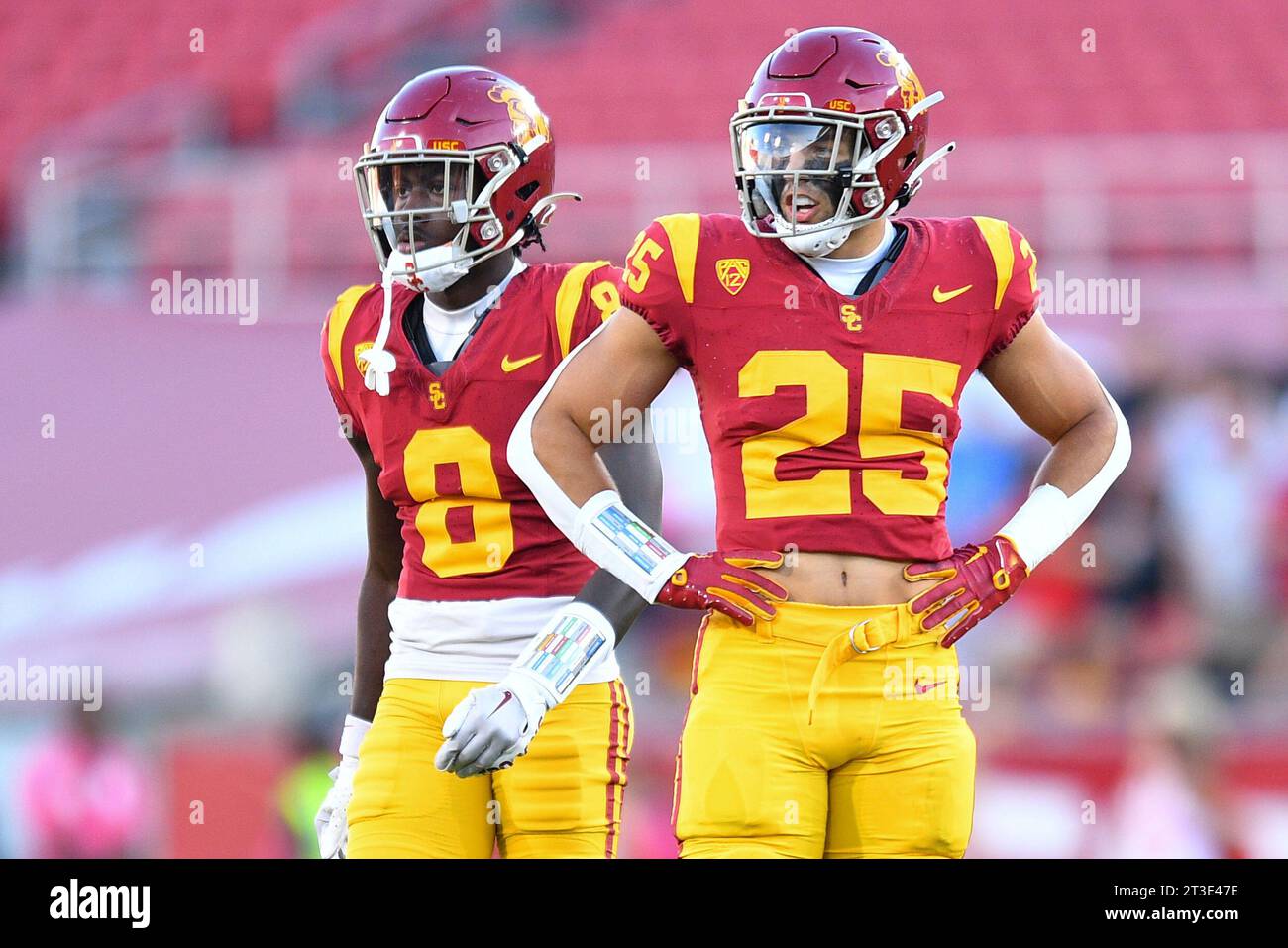 LOS ANGELES, CA - OCTOBER 21: USC Trojans linebacker Tackett Curtis (25 ...