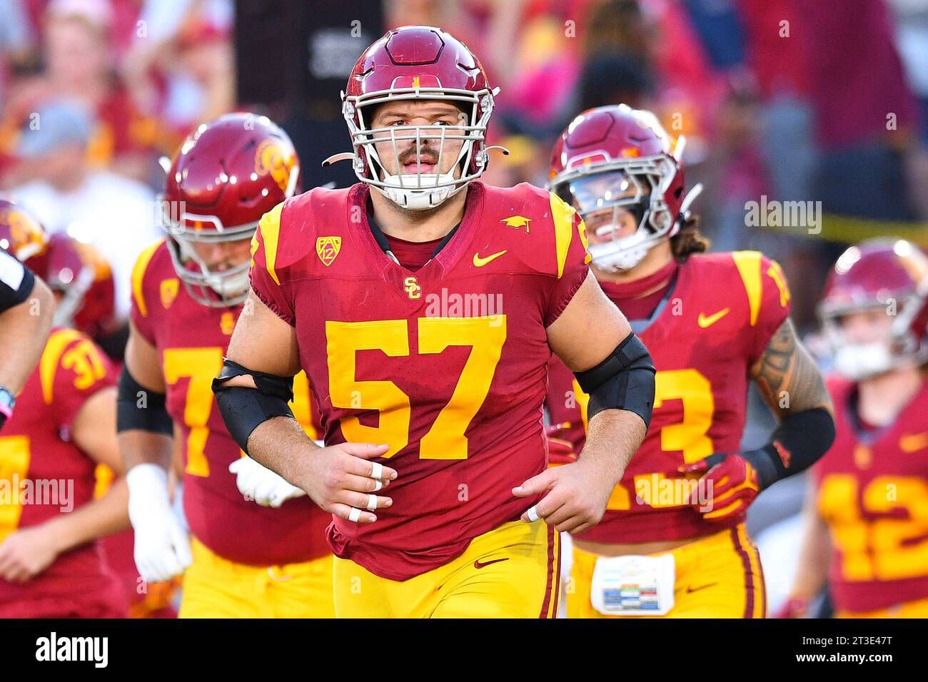 LOS ANGELES, CA - OCTOBER 21: USC Trojans offensive lineman Justin ...