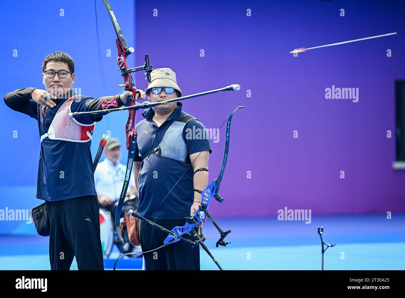 Hangzhou, China's Zhejiang Province. 25th Oct, 2023. Gan Jun (L) of ...