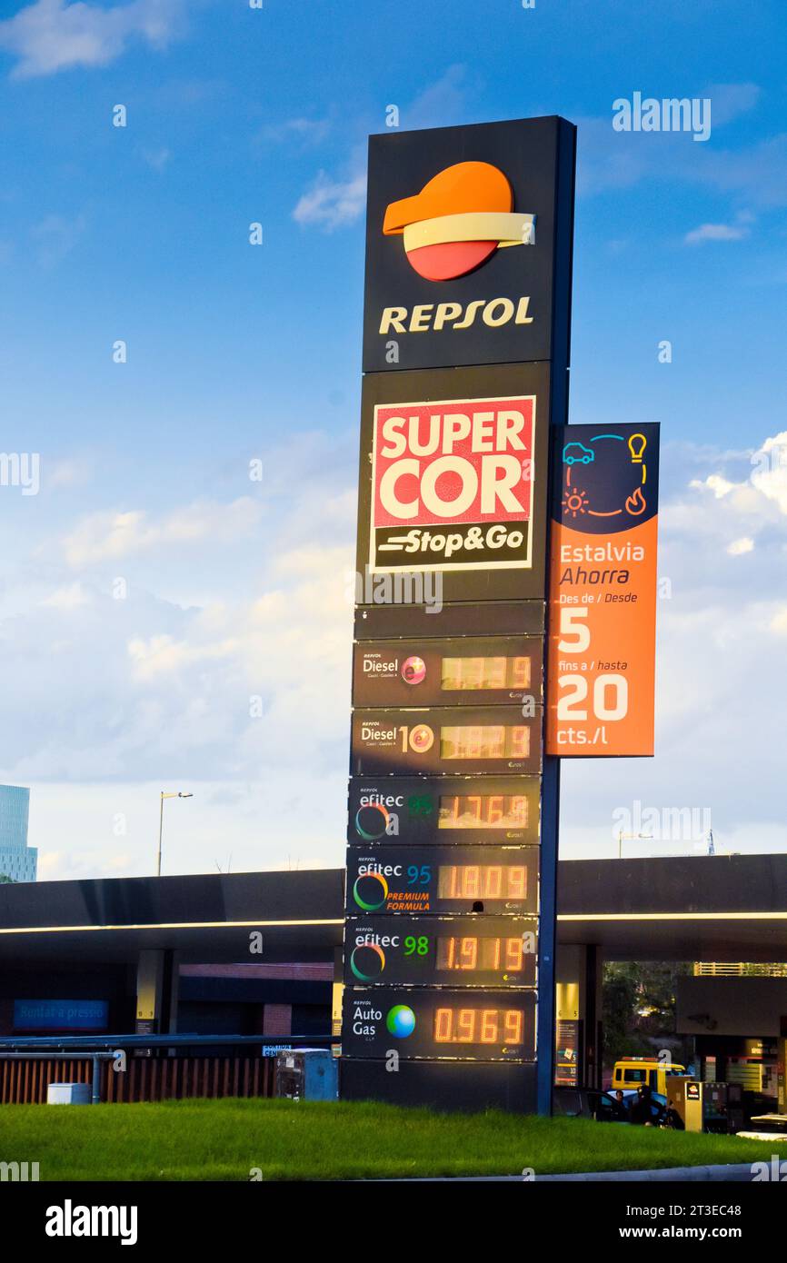 Repsol petrol station hi-res stock photography and images - Alamy