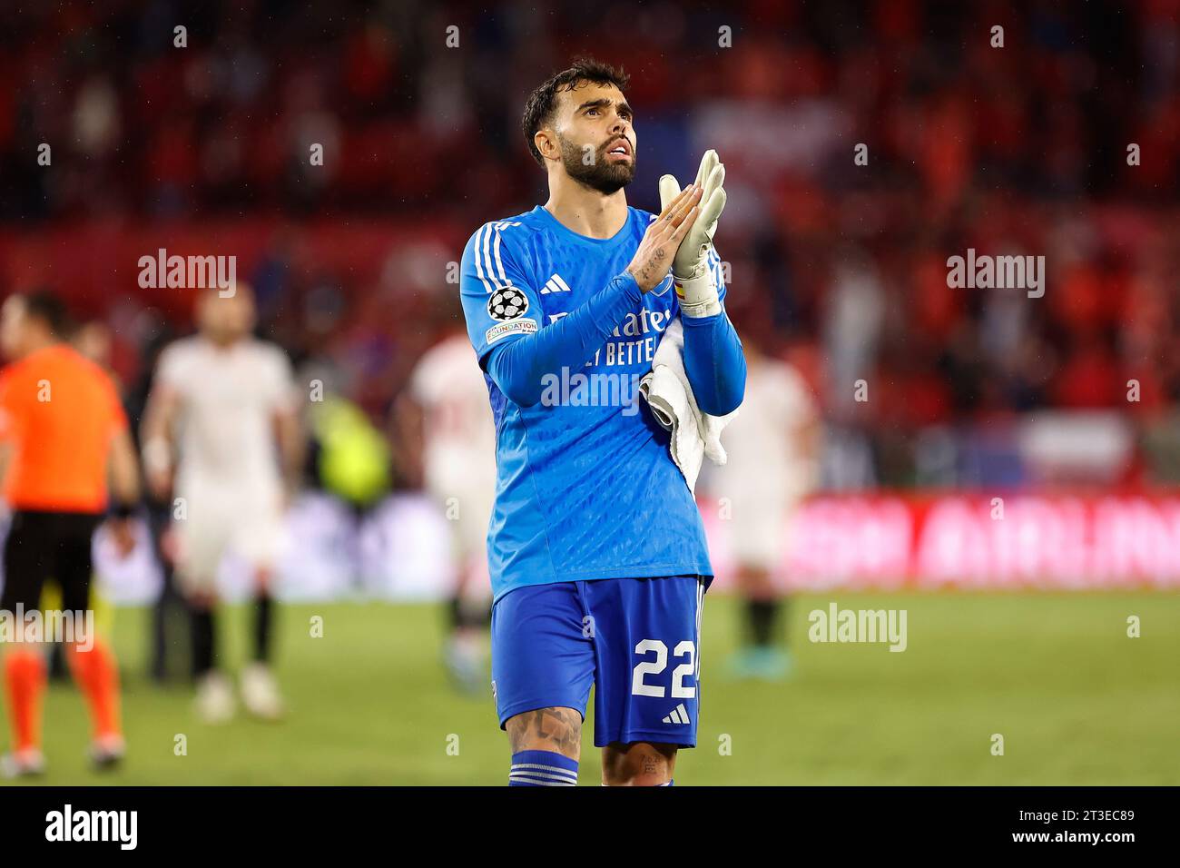 Seville, Spain. 24th Oct, 2023. Goalkeeper David Raya (22) of Arsenal ...