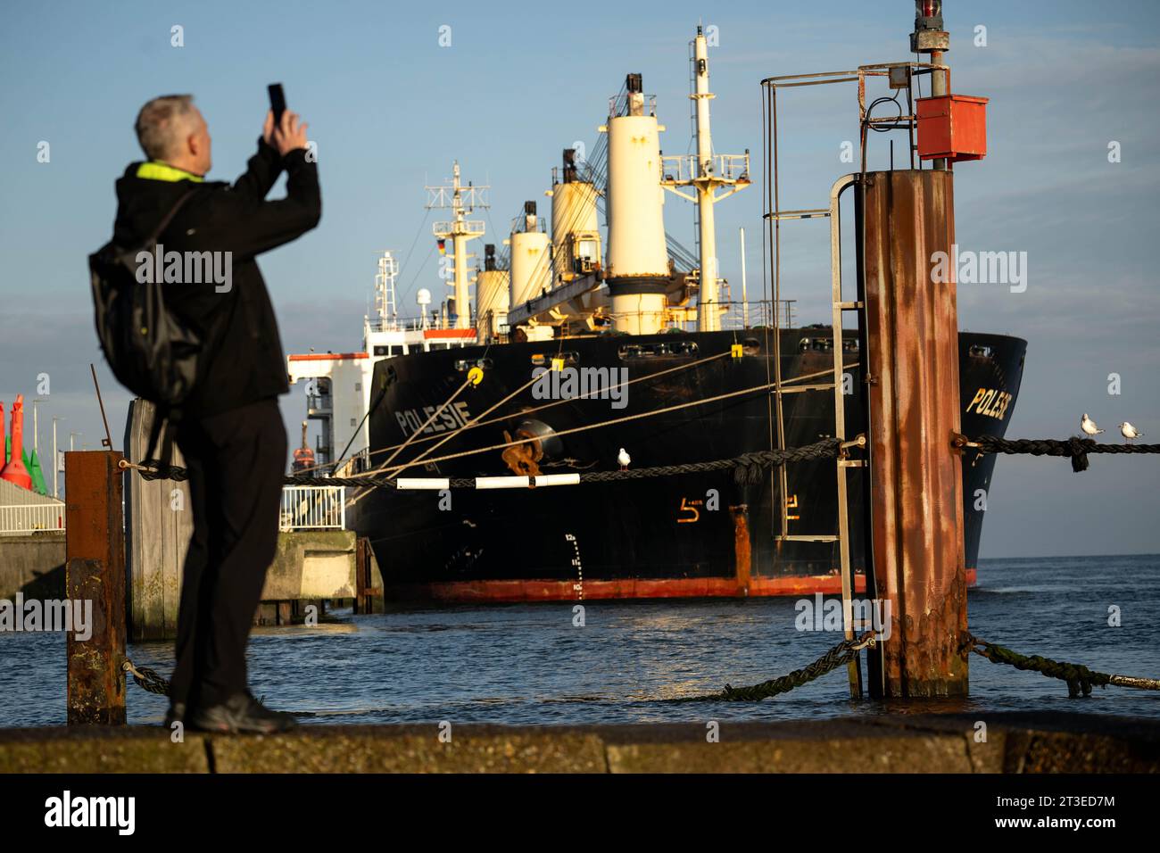 Verity cargo ship hi-res stock photography and images - Alamy