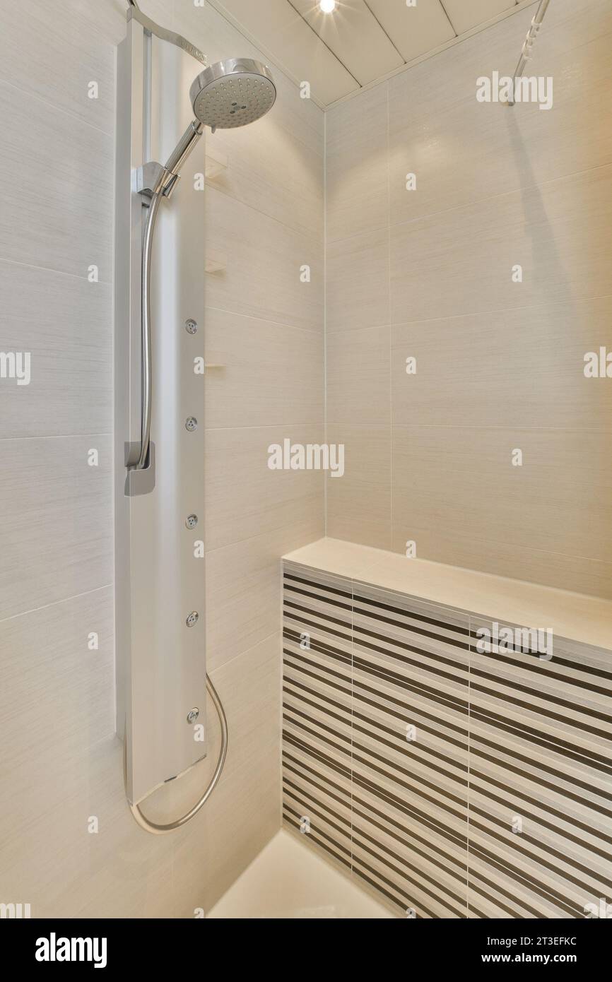 Jamb tiles hi-res stock photography and images - Alamy