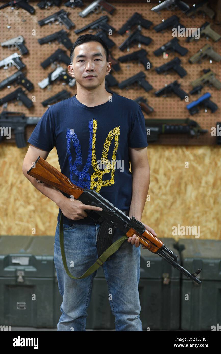 STRICTLY NO SALES TO FRENCH MEDIA OR PUBLISHERS - RIGHTS RESERVED ...