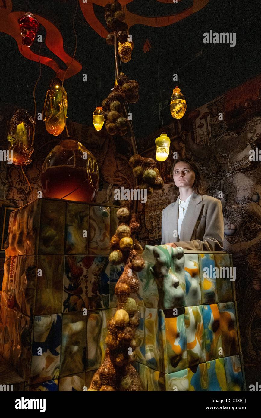 Beauty sensorium hi-res stock photography and images - Alamy