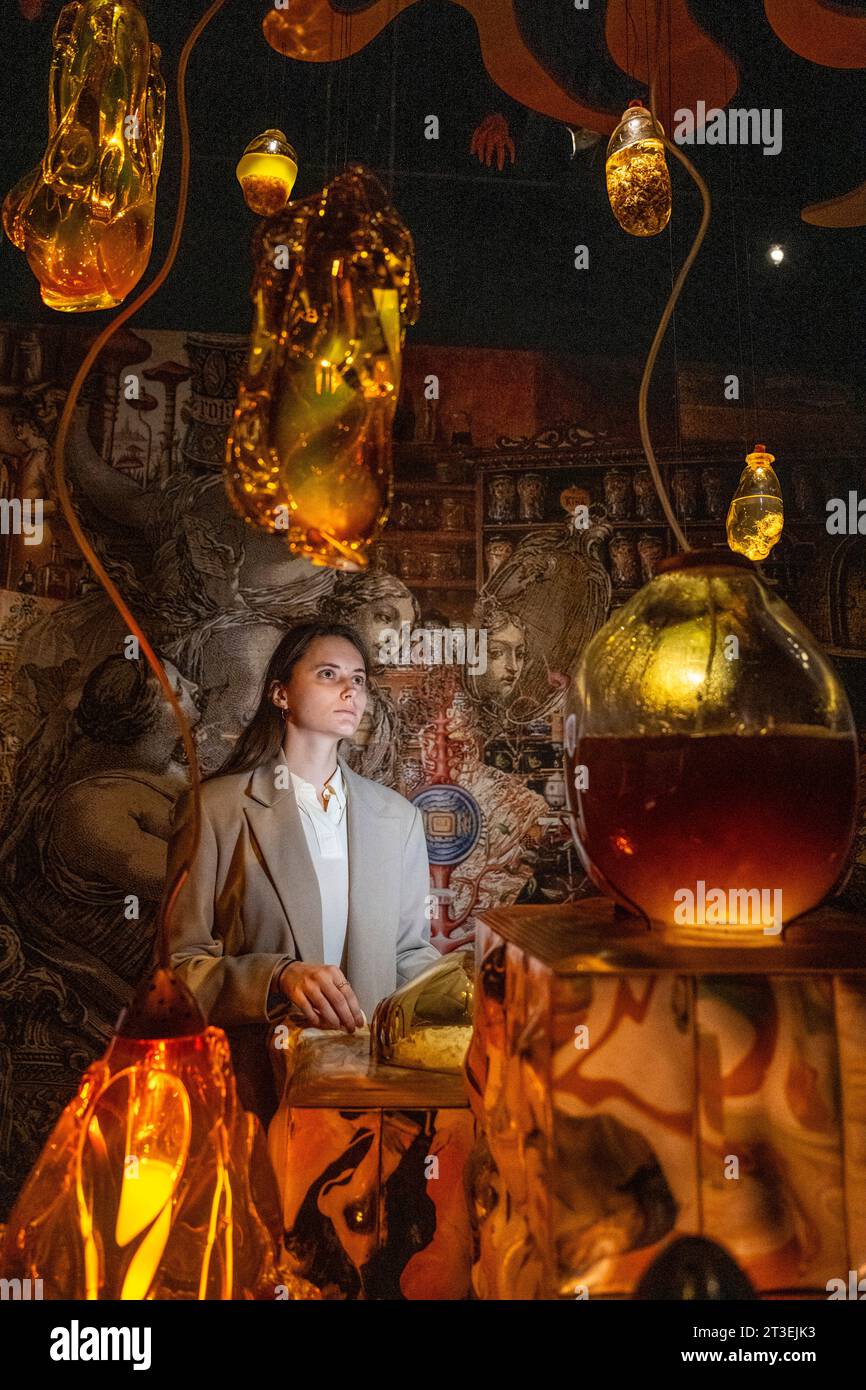 Beauty sensorium hi-res stock photography and images - Alamy