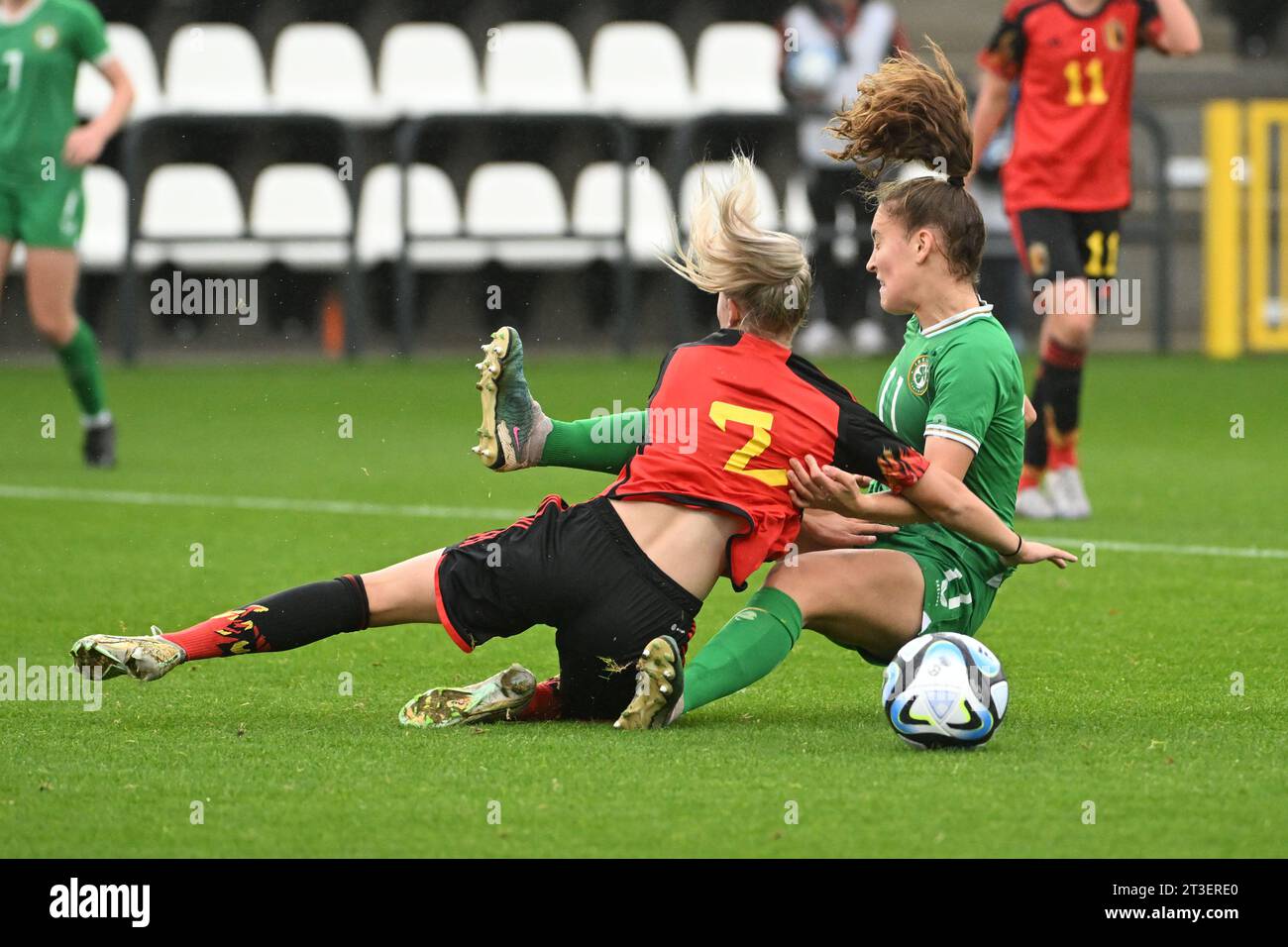 Tubize, Belgium. 25th Oct, 2023. Saar Janssen of Belgium battles for ...