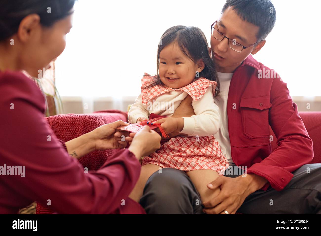 Child money chinese parent envelope hi-res stock photography and images ...