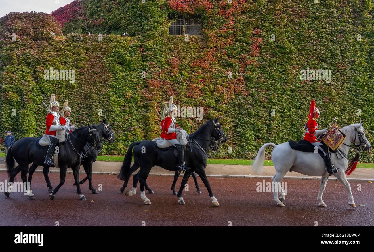 Kings live guards hi-res stock photography and images - Alamy