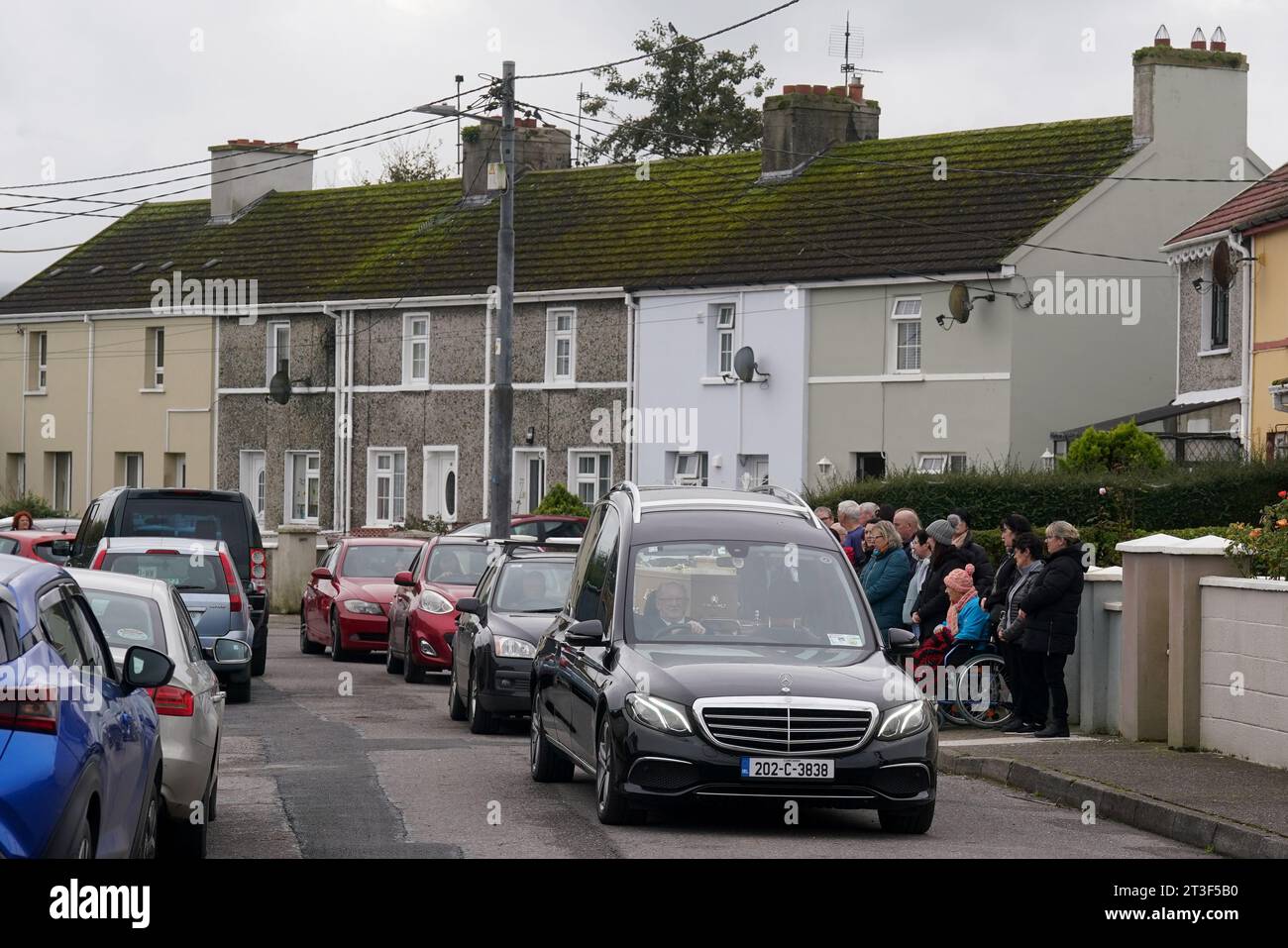 The funeral cortege for Tina Satchwell is driven through her home town ...