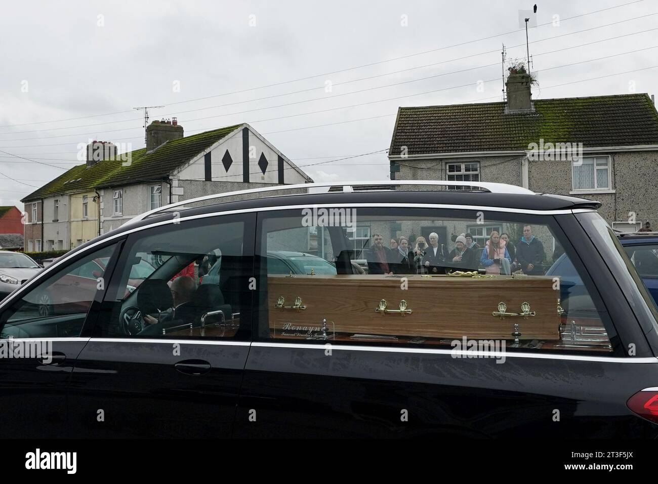 The funeral cortege for Tina Satchwell is driven through her home town ...