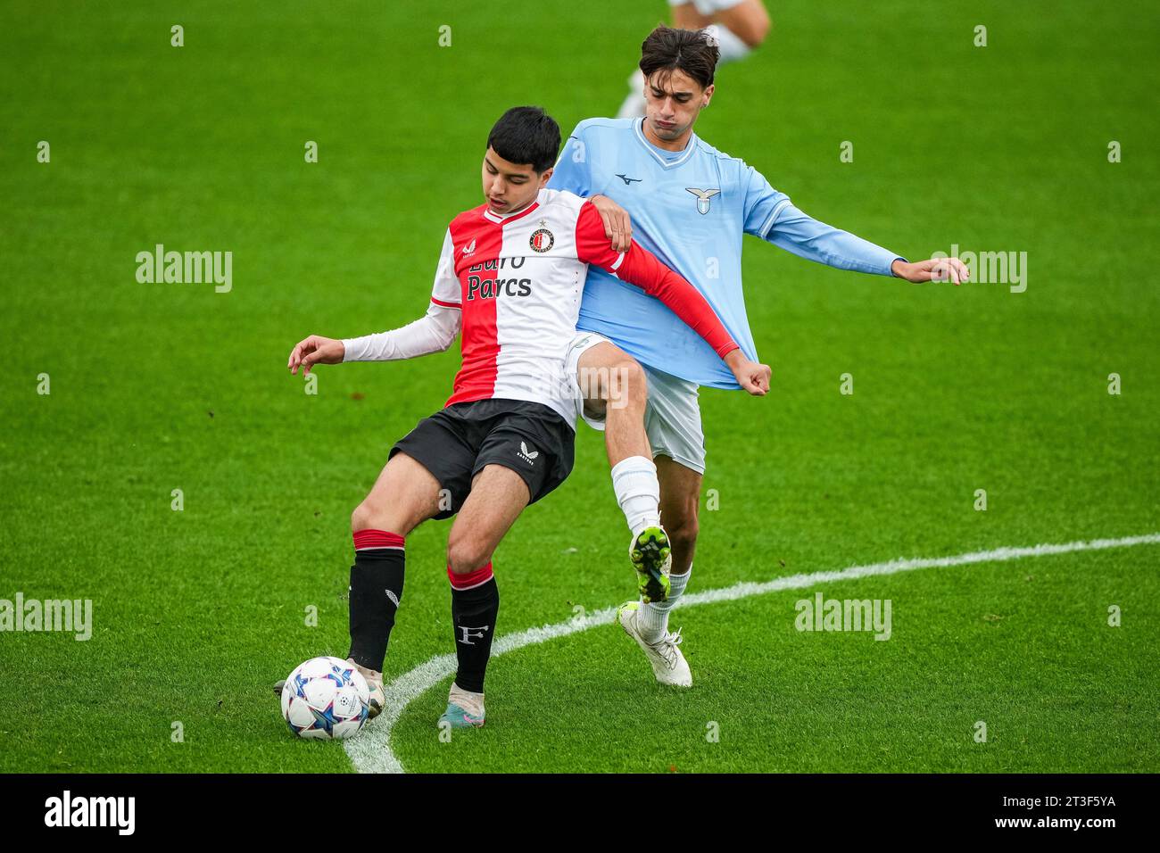Rotterdam, The Netherlands. 25th Oct, 2023. Rotterdam - Nassim El Harmouz of Feyenoord O19 ...