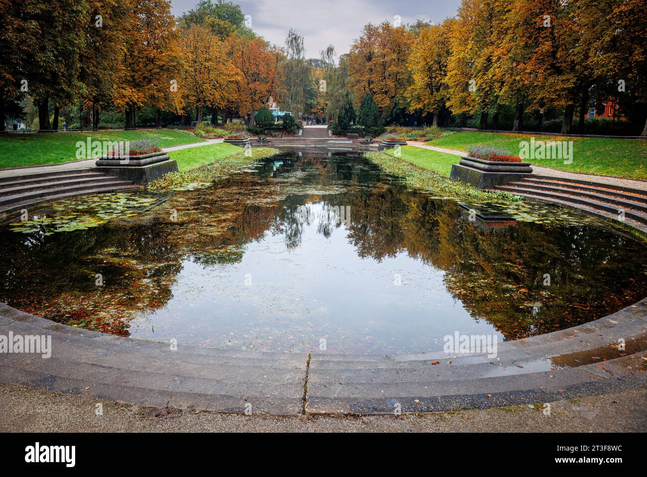 The beautiful Northern Park in the capital Groningen, in the fall with ...