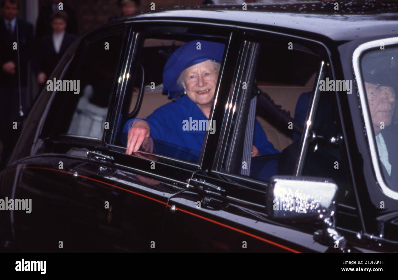 The Queen Mother at The Royal Artillery Meeting, Sandown Park Racing ...