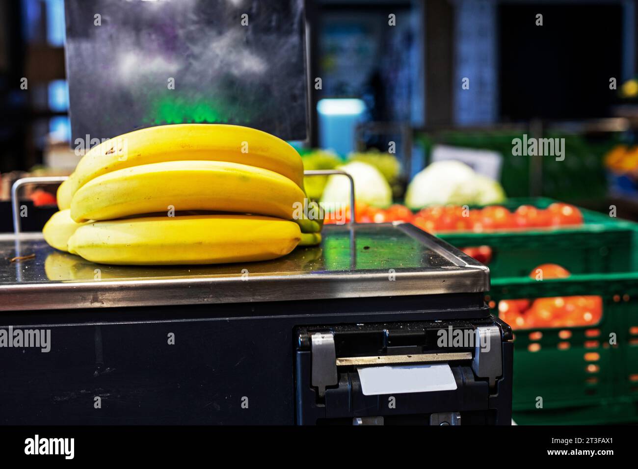 Bananas scale hi-res stock photography and images - Alamy