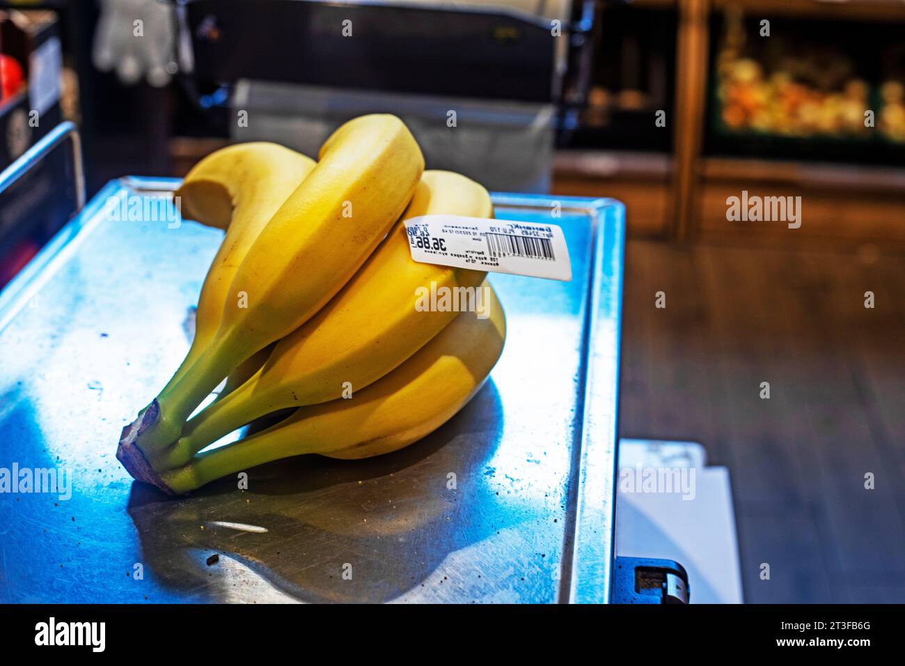Bananas scale store hi-res stock photography and images - Alamy