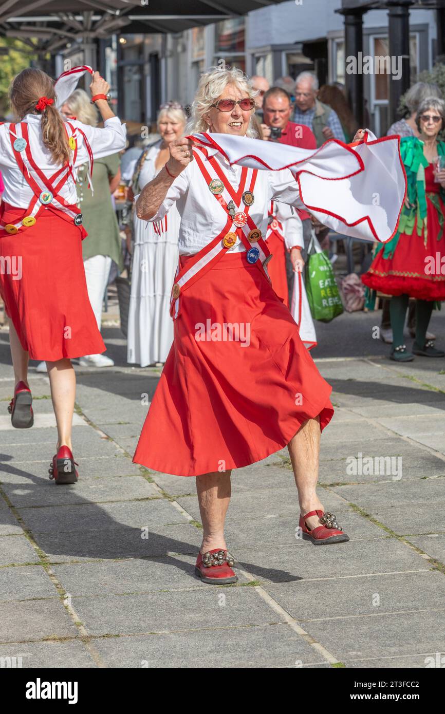 Lady morris dancers at the Tenterden Folk Festival, Kent Stock Photo ...