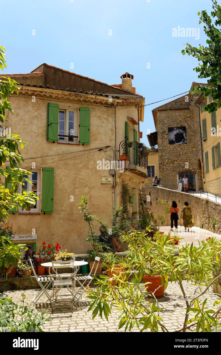 France, Alpes Maritimes, Mougins, Place du Lieutenant Isnard square ...