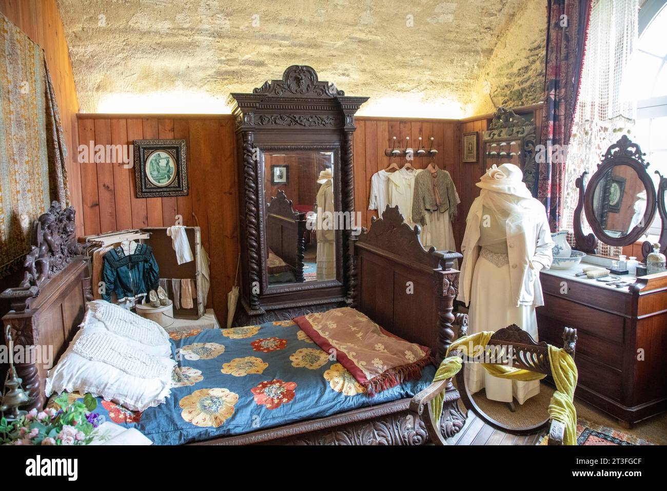 France, Morbihan, Belle-Ile-en-mer, Sauzon, Pointe des Poulains, Sarah ...