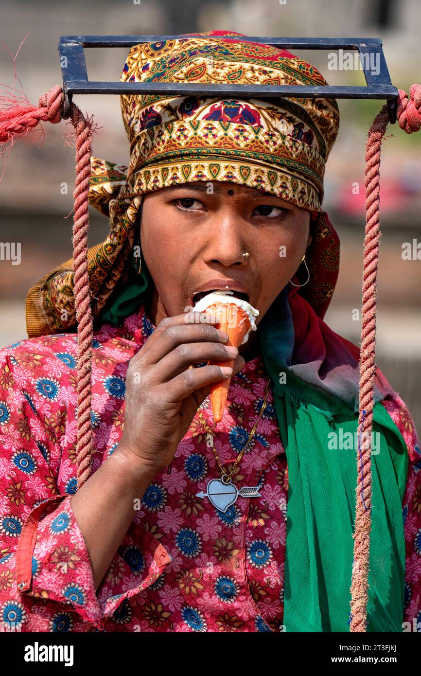 Factory break asia hi-res stock photography and images - Alamy