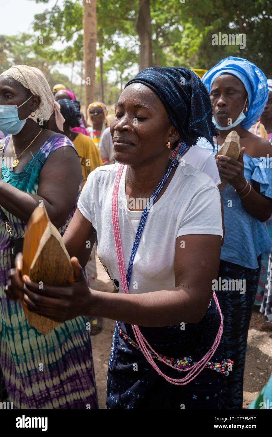 Wearing loincloth traditional hi-res stock photography and images - Alamy