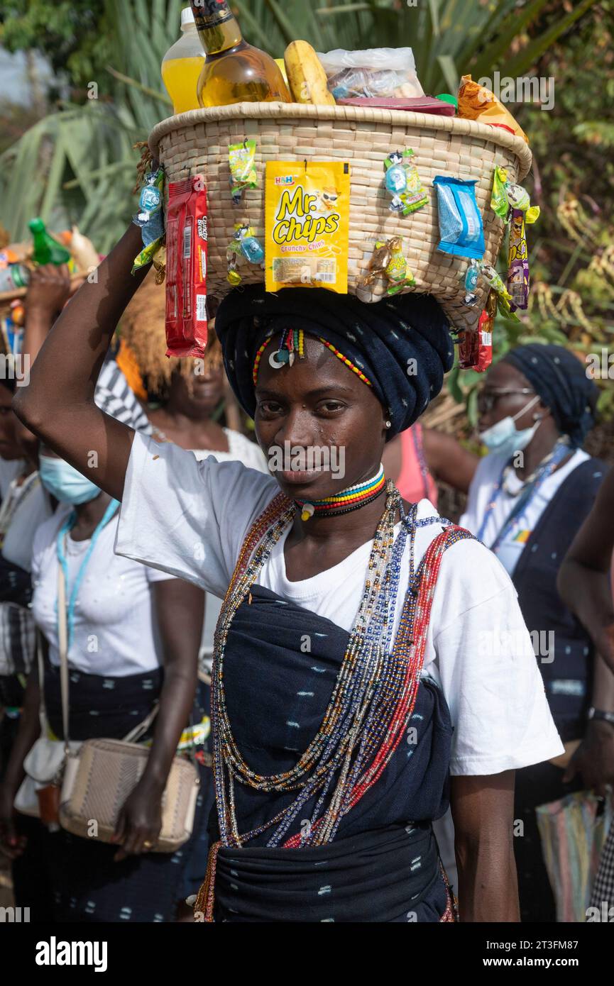 Senegal, Casamance, Ziguinchor district, woman of the Diola ethnic group wearing traditional ...