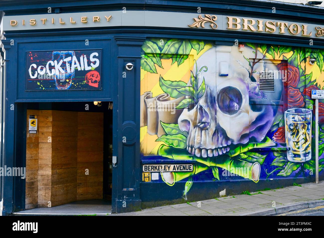 United Kingdom, Bristol, street art on the Bristol and Bath Rum ...