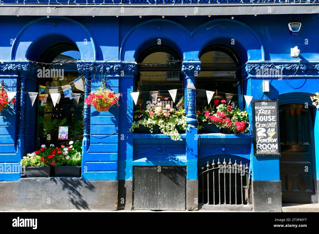 Boardroom bar hi-res stock photography and images - Alamy