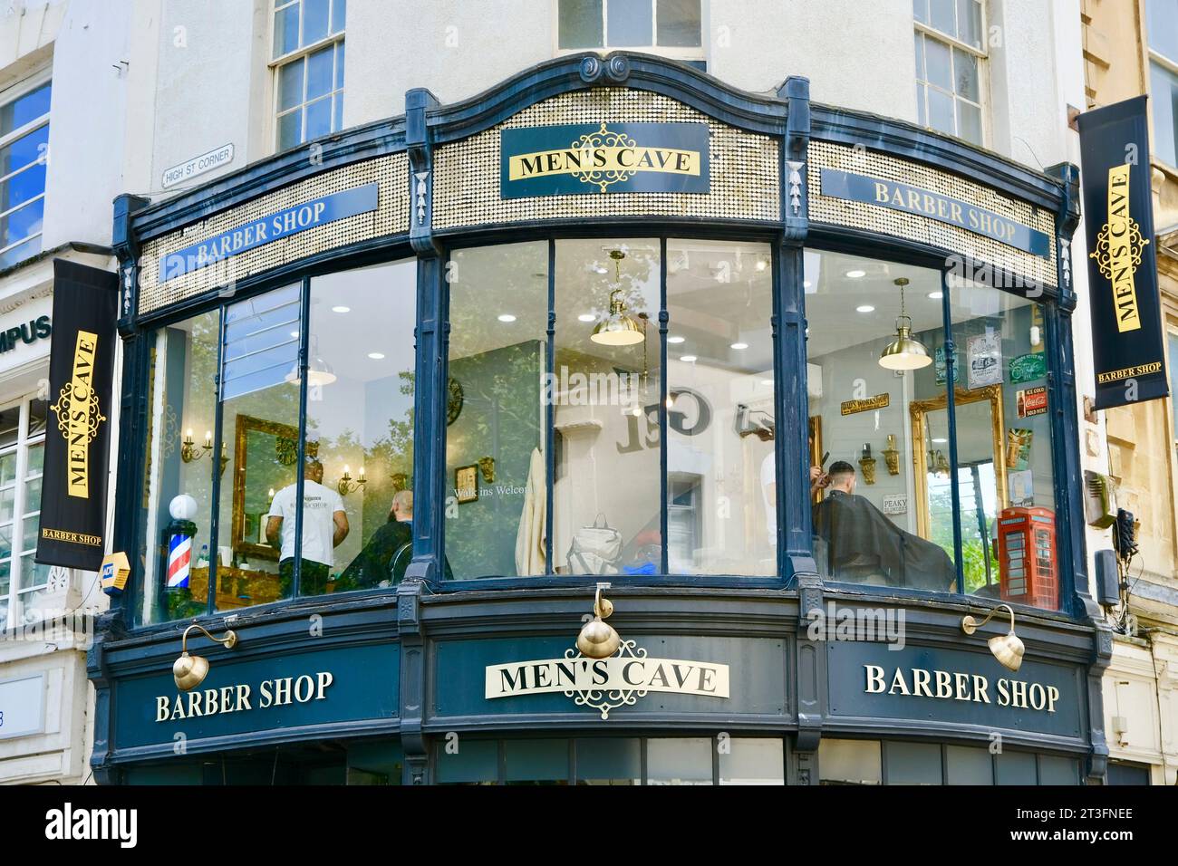 Mens cave hi-res stock photography and images - Alamy