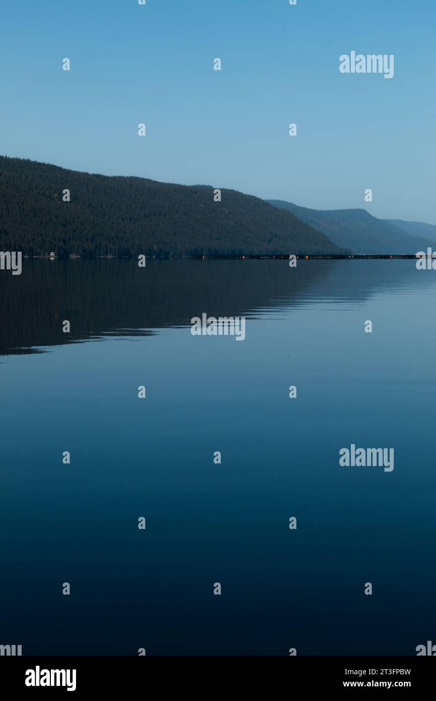 Smooth water surface hi-res stock photography and images - Alamy