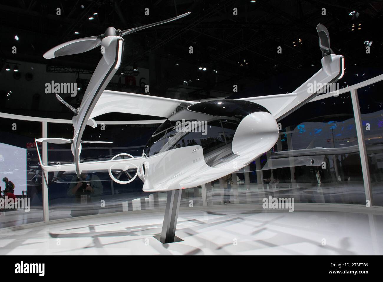 Tokyo, Japan. 25th Oct, 2023. Honda eVTOL 1/5 scale exterior mockup is ...