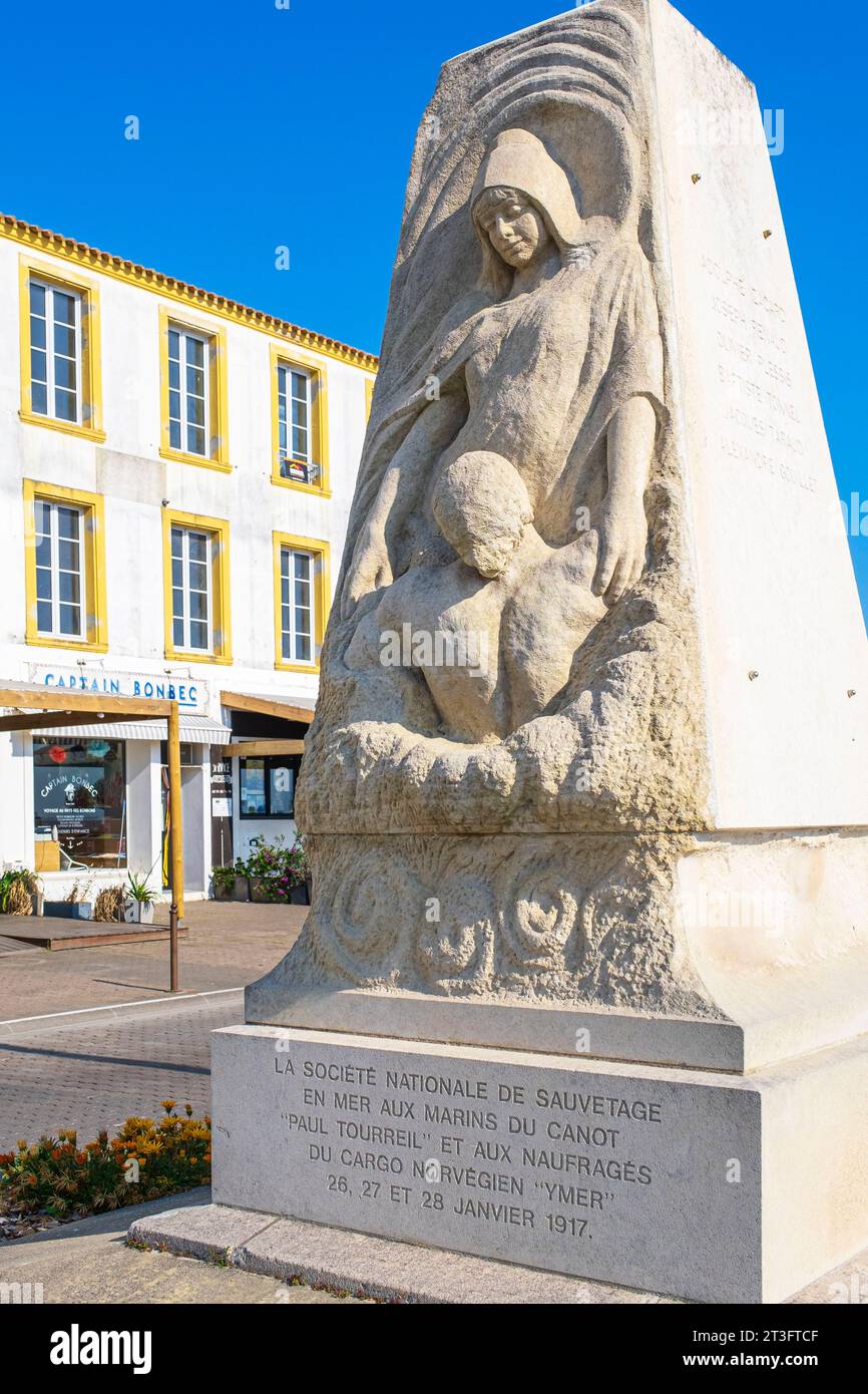 France, Vendée, Ile d'Yeu, Port-Joinville, monument commemorating the ...